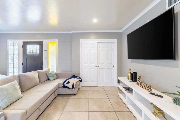 Walk To Virginia Lake - Fenced Yard - 2br - Reno