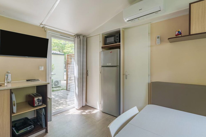 Mobil-home 'Le 147 Aux Iscles' Avec Piscine Partagée, Terrasse Privée Et Climatisation - Lourmarin