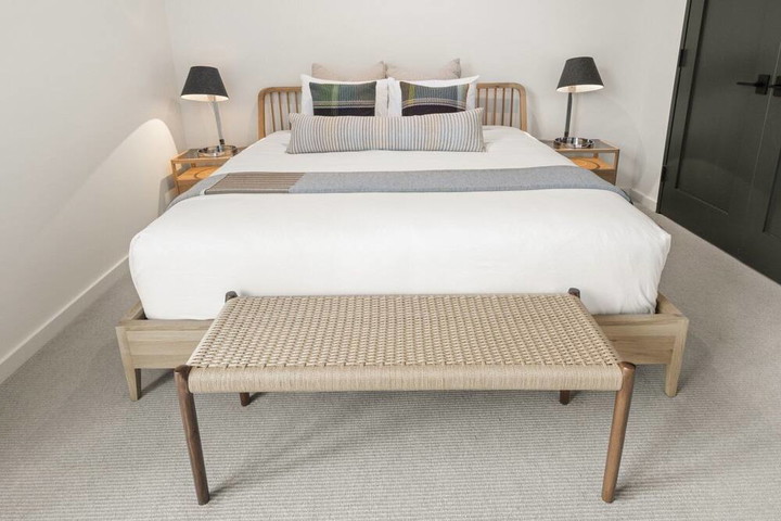 Ski-in/ski-out Luxury Treehouse | Spruce Peak 3br + Bonus Room Retreat - Stowe, VT