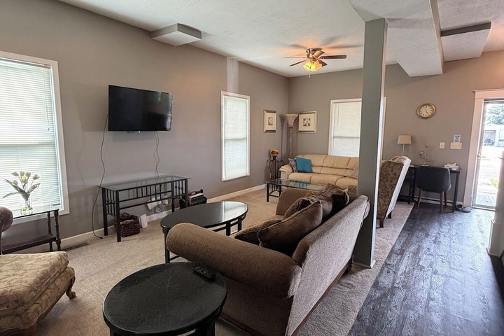 Quiet And Charming 1 Bedroom With Queen Size Bed - Nebraska