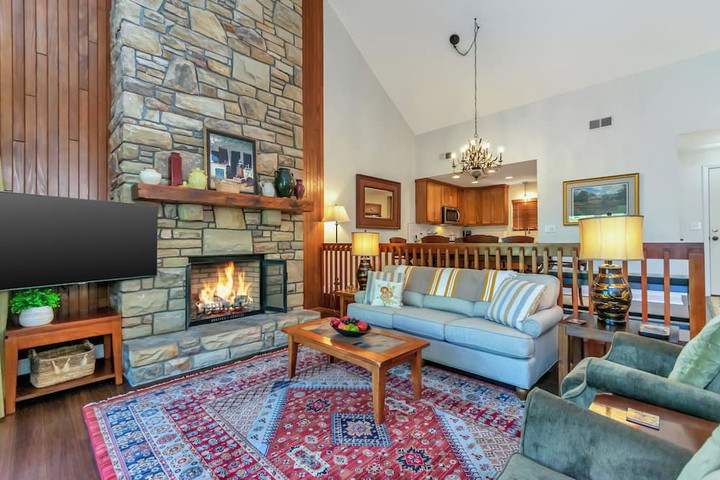 Mckinley 5 | Fireplace, Restaurant, Pool, Spa - Boone, NC
