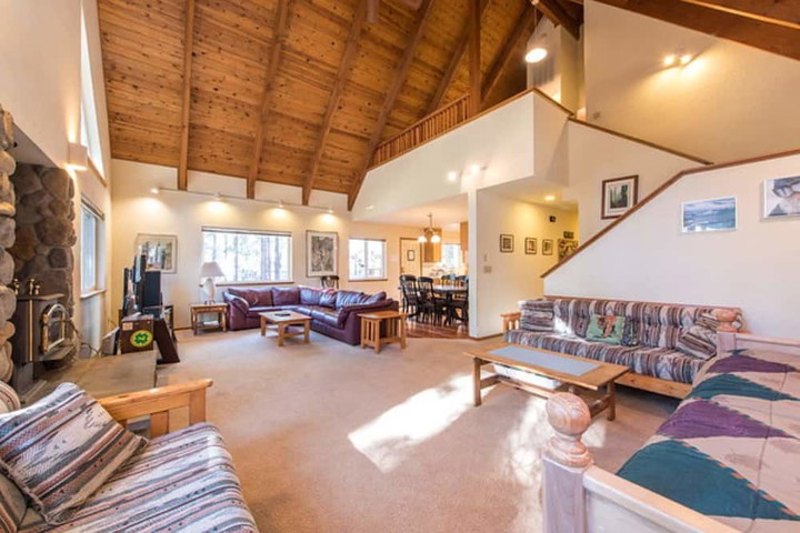 Beautiful 5-bedroom Chalet In Serene South Lake Tahoe Perfect For Families - Lake Tahoe