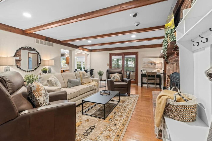Pine Cove Retreat - 4br - Pool - Newtown, PA