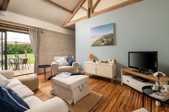 The Owls Roost - A Communicating Cottage That Sleeps 8 Guests In 4 Bedrooms - Burnham Market