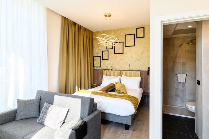 Spacious Deluxe Studio With Full Kitchen, Nespresso & Comfortable Living Space - Oudenaarde