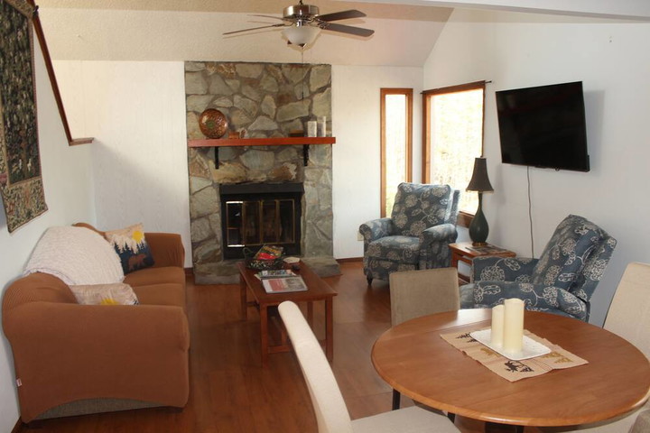 Fantastic 2-bedroom Townhome With Ac In Charming Helen - Cleveland, GA