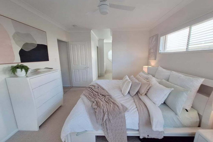 Golden Beach Escape | Walk To Beach & Pumicestone Passage - Sunshine Coast