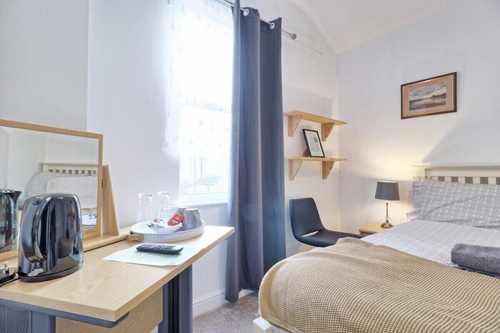 Ivy Comfy Stay With Shared Bathroom - Southend-on-Sea