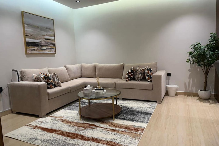 Luxury & Comfort In Prime Al-qairawan Location! Modern Design, 5g Internet - Riyadh
