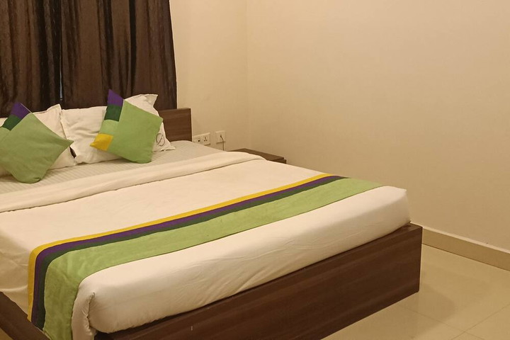 This Space To Grab A Guest's Attention By Highlighting Key Amenities, Proximityh - 
