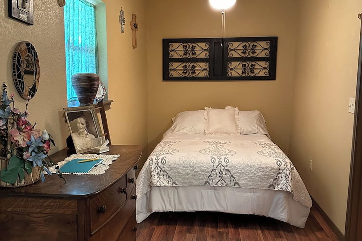 Cozy Cabin In Glen Rose With Ac, Wifi, Close To All Major Attractions! - Glen Rose, TX