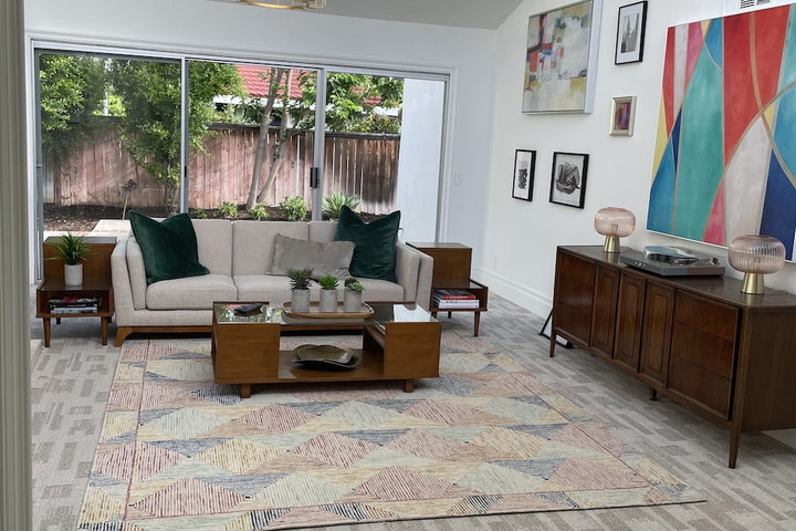 Beautiful Mid Centry Light And Bright Remodeled Home ! - Lake Forest, CA