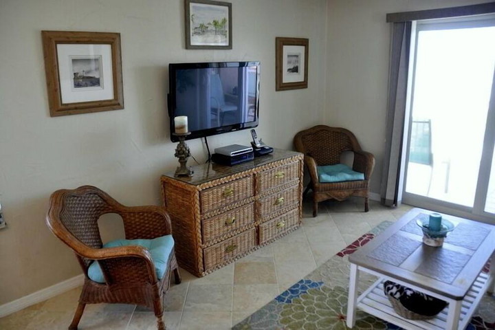Updated!! Direct Ocean Front/corner Unit!  Nodrivebeach Of New Smyrna !! - New Smyrna Beach, FL