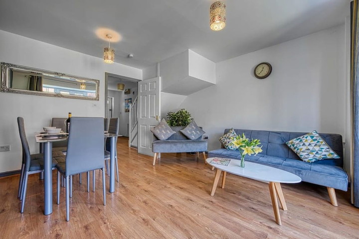 Nec Exhibitor Home, Stay Near Birmingham Airport - Solihull