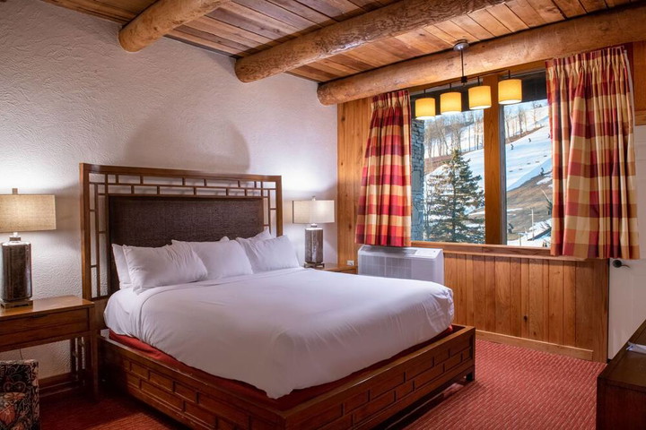 Champion Hotel | Spacious + Separate Living Area - Seven Springs, PA