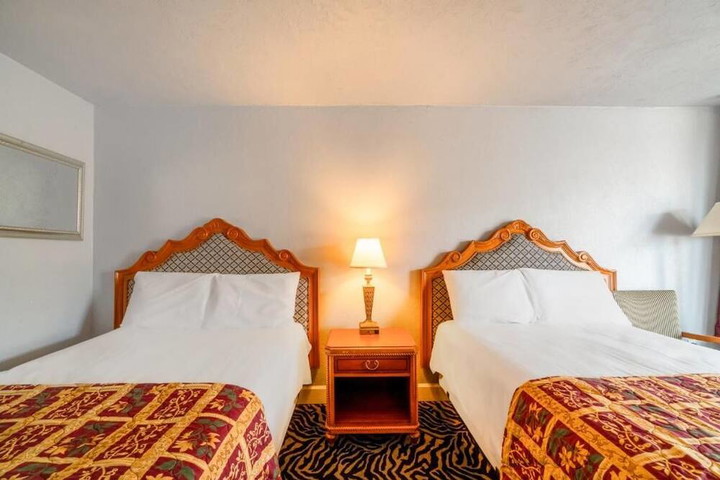 2 Pet-friendly Full Bed Rooms W/ Seasonal Pool For Visitors Near Fort Sill - Lawton, OK