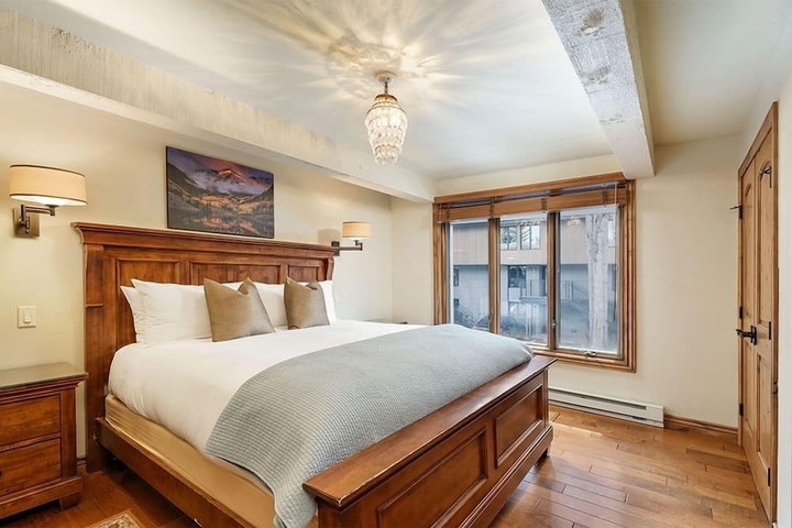 Chateau Roaring Fork Unit 38 | Condo With Private Deck, 4 Blocks From Downtown - Aspen