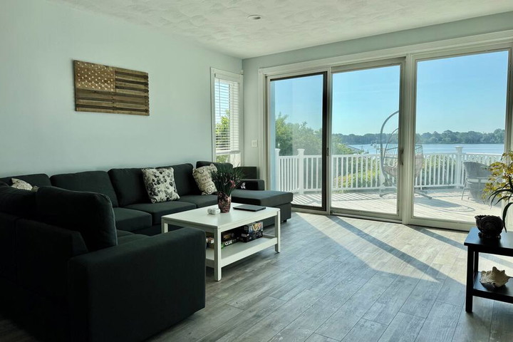 Contemporary 5 Br 4 Ba Over 3500 Sf Waterfront Direct Access To Chesapeake Bay - Norfolk, VA
