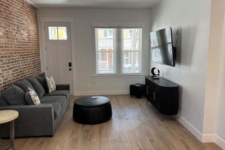 South Side Beauty. Newly Renovated 4br 2bath, Central Air Blocks To Downtown. - Malvern, PA