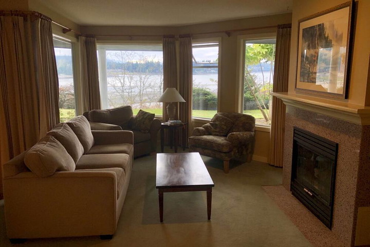 Oceanfront Nanoose Bay Stunning Views Condo Sleeps 6 - Parksville