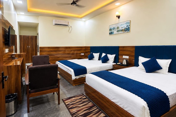 Spacious 11-bedroom Hotel In Charming Banbasa With Ac - Tanakpur