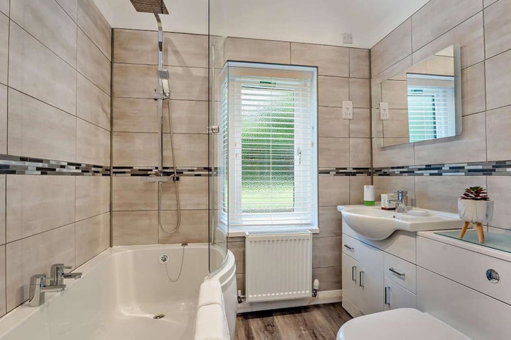 1 Bed In Abergavenny (Oc-bn408) - Abergavenny