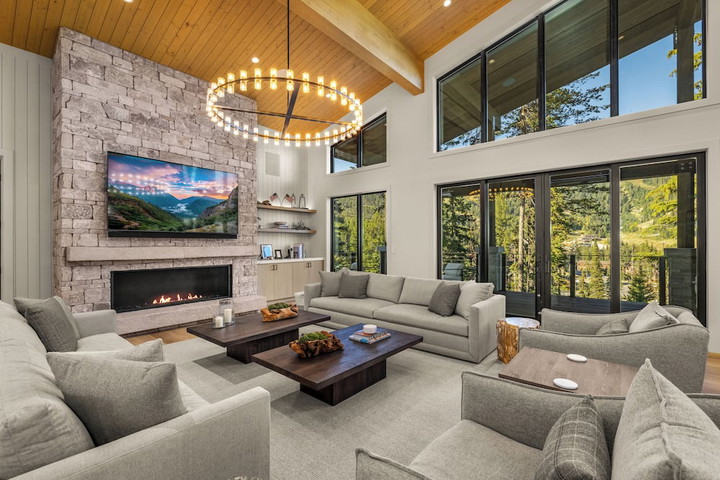 Breathtaking Ski Residence - Theater Room , Sauna , Gym, Heated Driveway And Hot Tub Deck - Whitefish, MT