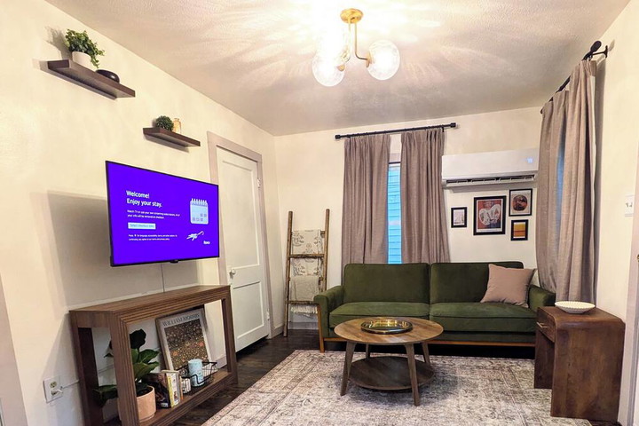 Charming Cottage With A View. Low Cleaning Fee.  Close To Fort Leonard Wood. - Waynesville, MO