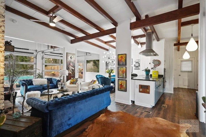 New! Magnificent Midcentury Lake House W/ A Pool - Riverdale, GA