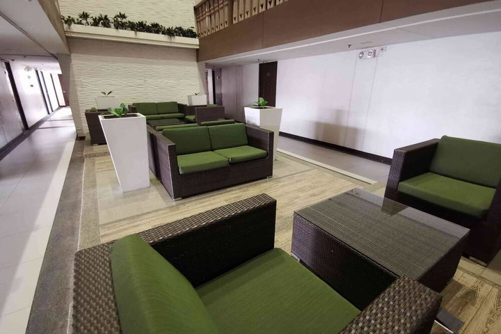 Sweetsuites At Pine Crest New Manila / #T3-239 - Quezon City