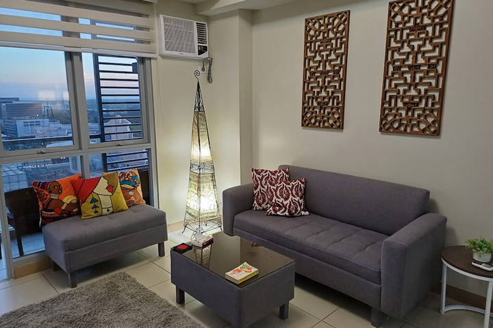 3-bedroom Condo In The Heart Of Iloilo City With Pool, Fitness Room, Wifi - Iloilo City