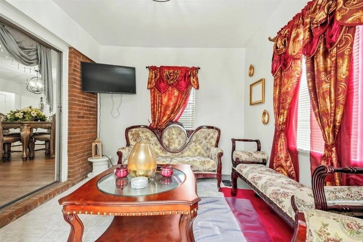 Spacious Backyard Alfresco Dining Pet Friendly - Savannah, GA