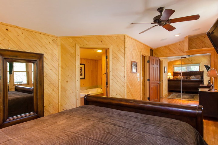 Fabulous Cabin Block Away From<br>private Beach - Olympic Valley, CA