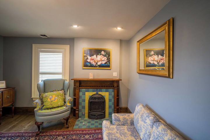 Gorgeous 9-bedroom Historic Estate With Ac In Vibrant Detroit - Windsor, ON, Canada