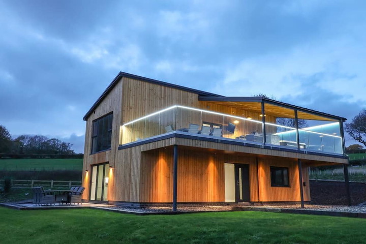 Fron Haul - Robin Goch, Ruthin, Denbighshire - Ruthin