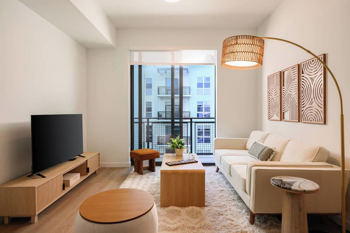 2 Bedroom Suite W/ Balcony, Rooftop Pool | Boutique Hotel In Edgewater | Sense28 - Hialeah, FL
