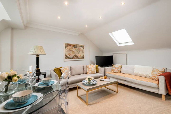 Luxury Notting Hill 3 Bedroom, 2 Bathroom Duplex Apartment - London