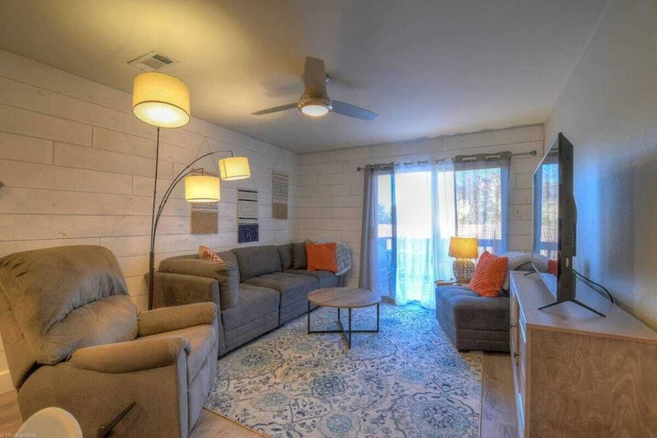 Luxury Condo, Discounted Ratessteps To Lake, Sleeps 10, Near Yacht Club! - Marble Falls, TX