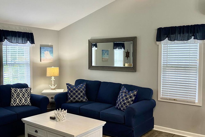 3 Bed 2 Bath - Fully Renovated Ss Granite Kitchen Walk To Beach Falmouth Heights - Martha's Vineyard, MA