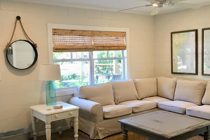Best Location!!  5 Minute Stroll To The Beach - Brunswick, GA