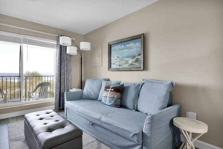 Jax Beach Front- Barefoot Bliss & Near Mayo Clinic - Jacksonville Beach, FL