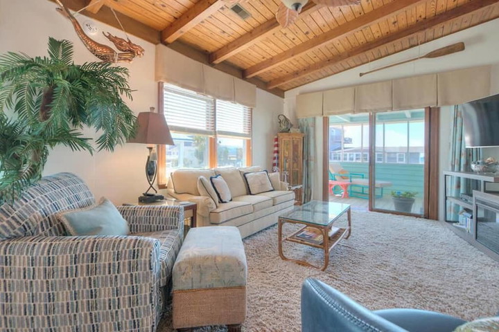 Experience Oak Island's Mermaids Treasure: A Cozy 3br Oceanview Home For 7. - Oak Island, NC