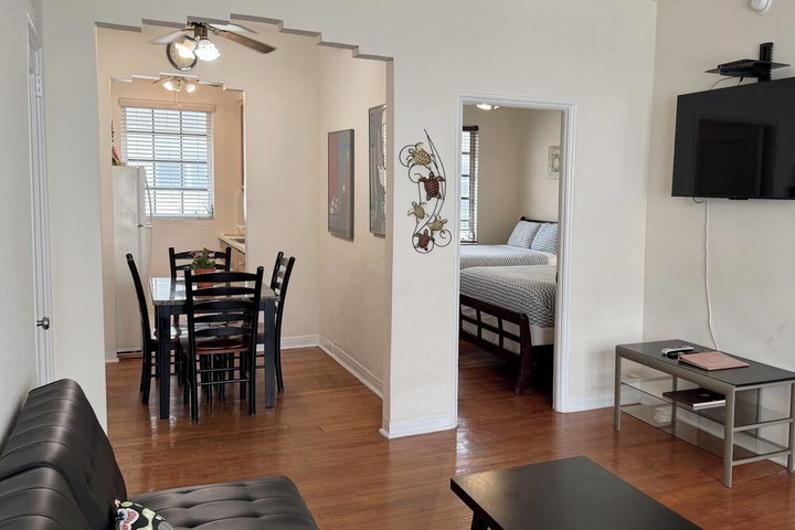 South Beach! #5, 2 Queen Beds, Futon, Free Parking - Miami Beach, FL