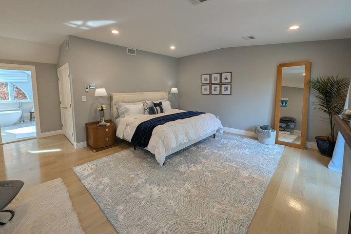 Luxury 2br Andover Entire Home Near Boston With Fireplace, Parking & Balconies. - Andover, MA
