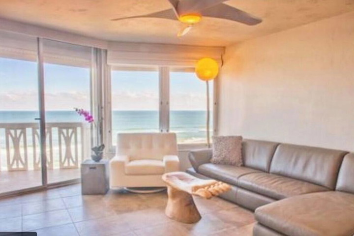 Artist Owned 7th Floor Paradise!  Direct Oceanfront!  Meet An Octopus! - Daytona Beach, FL