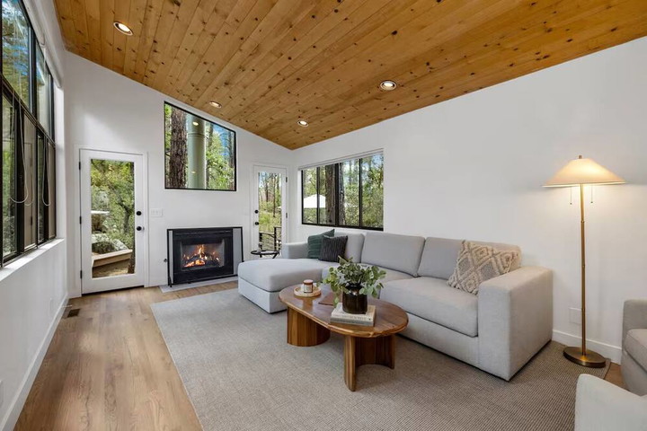 Stunning Woodside Cabin  Luxe Prescott Treehouse  10 Guests  4 Bed  3 Bath - Prescott, AZ
