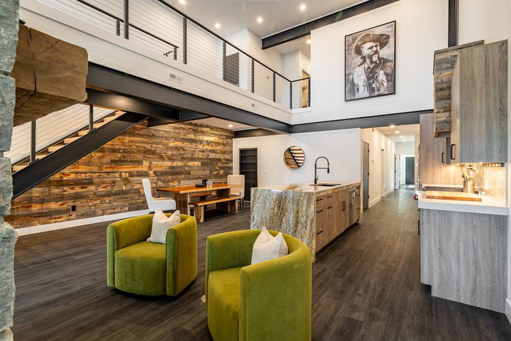Eagles View- Perfect Location Near Downtown Cody, New Luxury Family Condo - Cody, WY