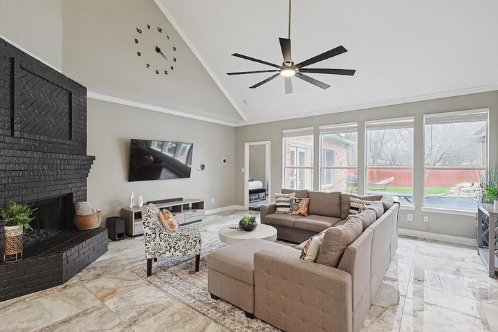 Immaculate 5br/2.5b Villa With Pool And Cinema - Grand Prairie, TX