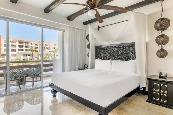 3 Suites With Private Balcony, Multiple Pools & Bar; Near Club Campestre Golf - San José del Cabo