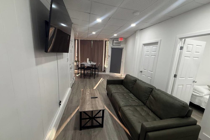 Spacious 3-bedroom Apartment In Gorgeous West New York With Ac - Queens, NY